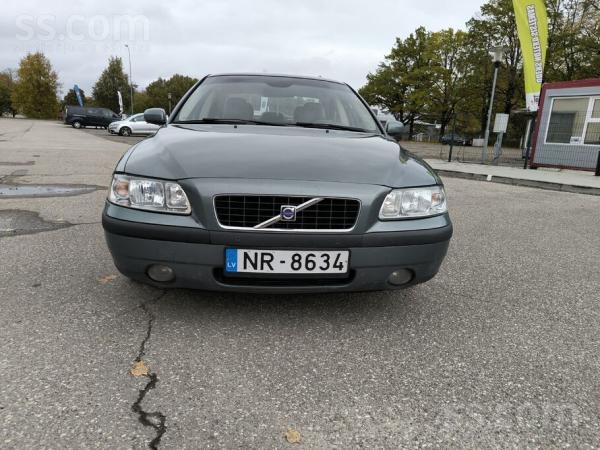 Zaļš Volvo S60 2005 Cēsis, ar dzinēja tilpumu 2.40 L un nobraukumu 297 tūkst. km par 1700 €, foto 4 vietnē AUTOMOTO.COM.LV