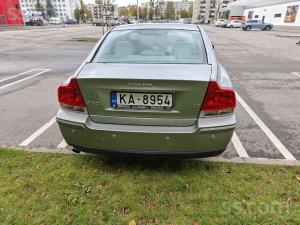 Green Volvo S60 2006 in Riga, with an engine capacity of 2.40 L and mileage of 256 thousand km for 1850 €, photo 6 on AUTOMOTO.COM.LV
