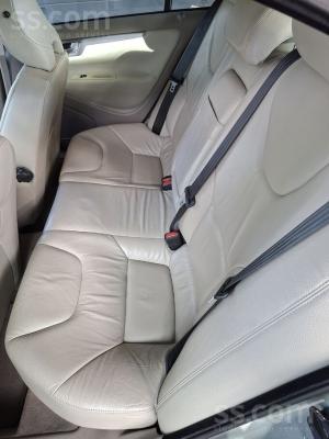 Green Volvo S60 2006 in Riga, with an engine capacity of 2.40 L and mileage of 256 thousand km for 1850 €, photo 9 on AUTOMOTO.COM.LV
