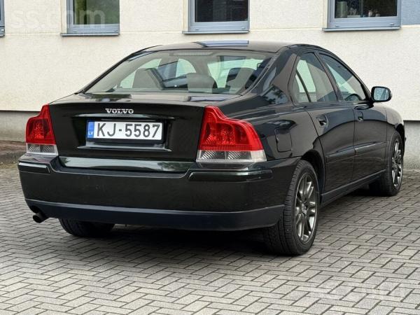 Zaļš Volvo S60 2007 Jelgava, ar dzinēja tilpumu 2.40 L un nobraukumu 0 tūkst. km par 1450 €, foto 3 vietnē AUTOMOTO.COM.LV