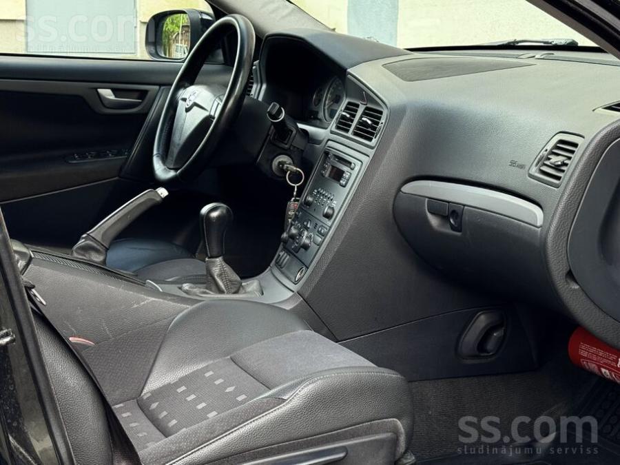 Zaļš Volvo S60 2007 Jelgava, ar dzinēja tilpumu 2.40 L un nobraukumu 0 tūkst. km par 1450 €, foto 12 vietnē AUTOMOTO.COM.LV