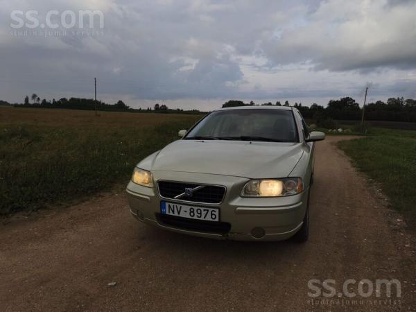 Zaļš Volvo S60 2007 Balvi, ar dzinēja tilpumu 2.40 L un nobraukumu 397 tūkst. km par 1600 €, foto 1 vietnē AUTOMOTO.COM.LV