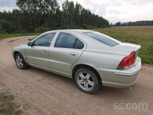 Зеленый Вольво С60 2007 в Балви, объемом двигателя 2.40 л и пробегом 397 тыс. км за 1600 €, фото 7 на AUTOMOTO.COM.LV