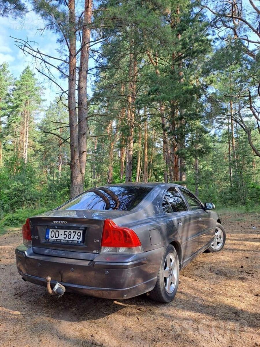 Zaļš Volvo S60 2008 Daugavpils, ar dzinēja tilpumu 2.40 L un nobraukumu 292 tūkst. km par 2350 €, foto 1 vietnē AUTOMOTO.COM.LV