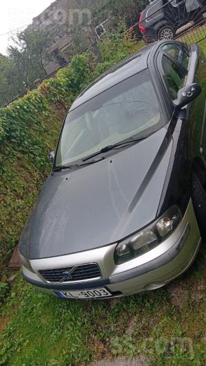 Pelēks Volvo S60 2003 Jelgava, ar dzinēja tilpumu 2.40 L un nobraukumu 358 tūkst. km par 1200 €, foto  vietnē AUTOMOTO.COM.LV