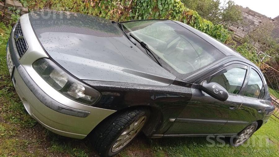 Pelēks Volvo S60 2003 Jelgava, ar dzinēja tilpumu 2.40 L un nobraukumu 358 tūkst. km par 1200 €, foto 6 vietnē AUTOMOTO.COM.LV