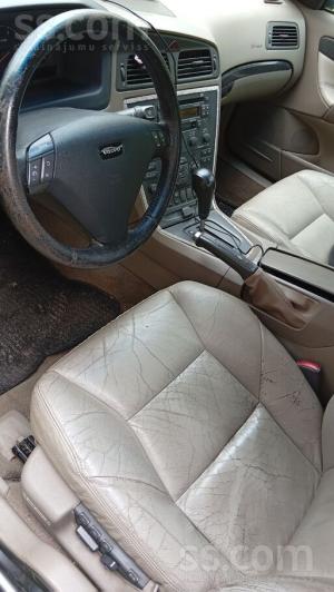 Pelēks Volvo S60 2003 Jelgava, ar dzinēja tilpumu 2.40 L un nobraukumu 358 tūkst. km par 1200 €, foto 7 vietnē AUTOMOTO.COM.LV