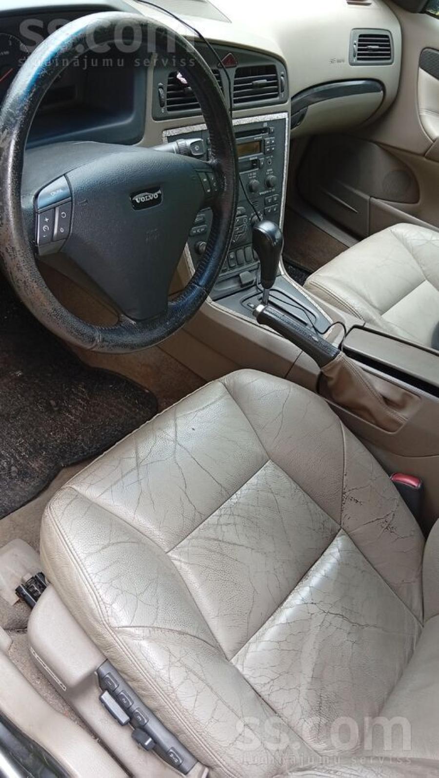 Pelēks Volvo S60 2003 Jelgava, ar dzinēja tilpumu 2.40 L un nobraukumu 358 tūkst. km par 1200 €, foto 7 vietnē AUTOMOTO.COM.LV