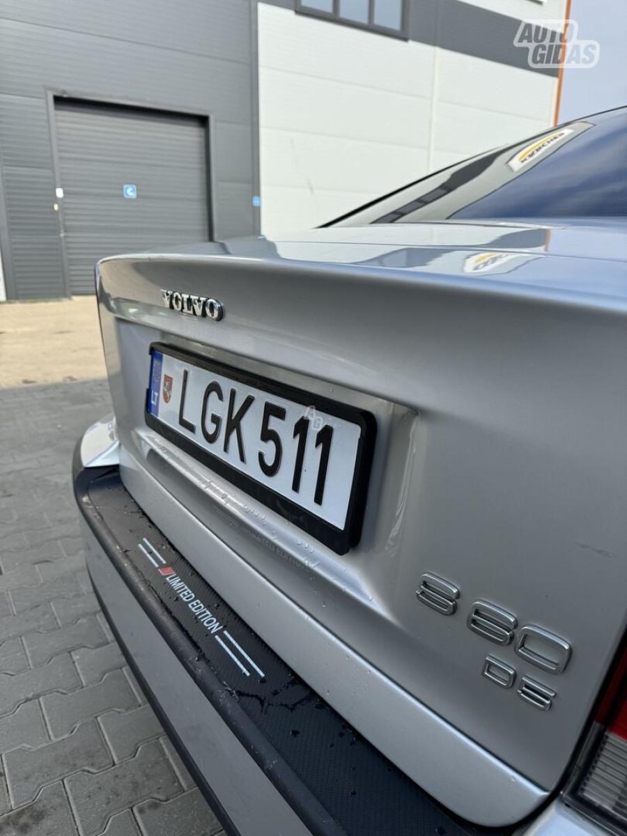 Grey Volvo S60 2002 in Vilnius, with an engine capacity of 2.40 L and mileage of 370 thousand km for 1450 €, photo 11 on AUTOMOTO.COM.LV