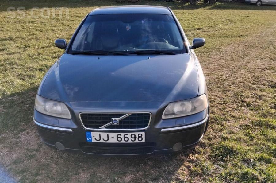 Pelēks Volvo S60 2006 Preiļi, ar dzinēja tilpumu 2.40 L un nobraukumu 359 tūkst. km par 1500 €, foto 4 vietnē AUTOMOTO.COM.LV