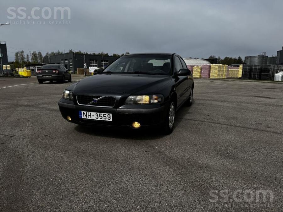 Grey Volvo S60 2001 in Riga, with an engine capacity of 2.40 L and mileage of 511 thousand km for 1700 €, photo 2 on AUTOMOTO.COM.LV