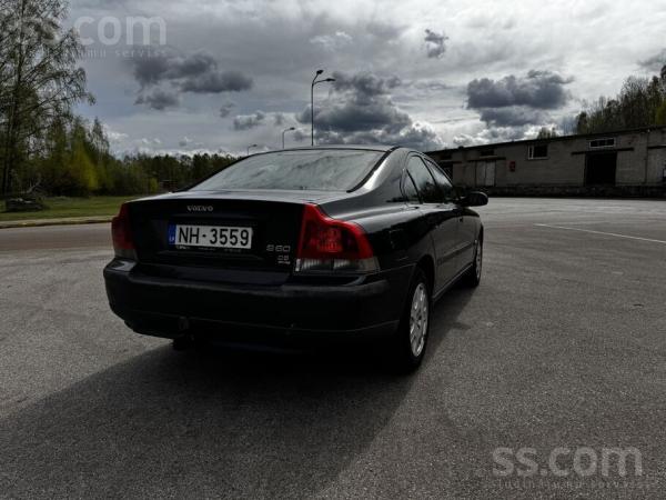 Grey Volvo S60 2001 in Riga, with an engine capacity of 2.40 L and mileage of 511 thousand km for 1700 €, photo 3 on AUTOMOTO.COM.LV