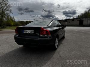 Grey Volvo S60 2001 in Riga, with an engine capacity of 2.40 L and mileage of 511 thousand km for 1700 €, photo 3 on AUTOMOTO.COM.LV