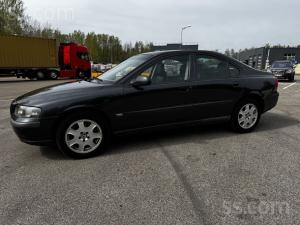 Grey Volvo S60 2001 in Riga, with an engine capacity of 2.40 L and mileage of 511 thousand km for 1700 €, photo 5 on AUTOMOTO.COM.LV