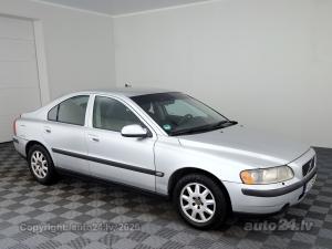 Pelēks Volvo S60 2001 Tallina, ar dzinēja tilpumu 2.40 L un nobraukumu 343 tūkst. km par 599 €, foto  vietnē AUTOMOTO.COM.LV