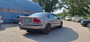 Pelēks Volvo S60 2001 Valmiera, ar dzinēja tilpumu 2.40 L un nobraukumu 490 tūkst. km par 700 €, foto 4 vietnē AUTOMOTO.COM.LV