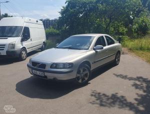 Grey Volvo S60 2001 in Vilnius, with an engine capacity of 2.40 L and mileage of 392 thousand km for 1200 €, photo  on AUTOMOTO.COM.LV