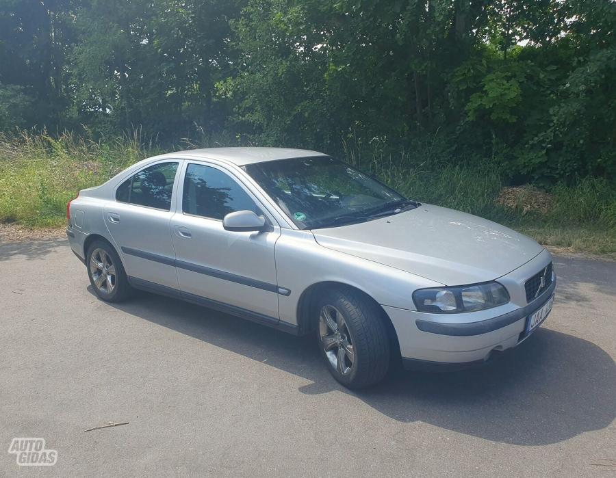 Pelēks Volvo S60 2001 Viļņa, ar dzinēja tilpumu 2.40 L un nobraukumu 392 tūkst. km par 1200 €, foto 6 vietnē AUTOMOTO.COM.LV