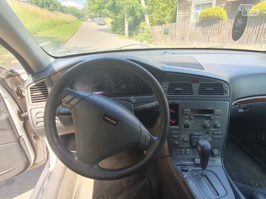Pelēks Volvo S60 2001 Viļņa, ar dzinēja tilpumu 2.40 L un nobraukumu 392 tūkst. km par 1200 €, foto 11 vietnē AUTOMOTO.COM.LV