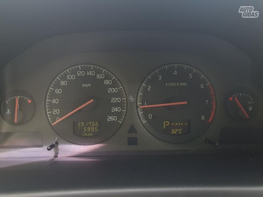 Pelēks Volvo S60 2001 Viļņa, ar dzinēja tilpumu 2.40 L un nobraukumu 392 tūkst. km par 1200 €, foto 12 vietnē AUTOMOTO.COM.LV