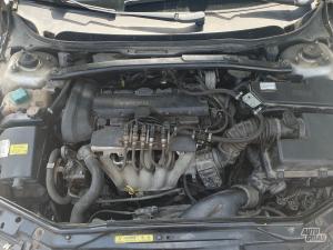 Pelēks Volvo S60 2001 Viļņa, ar dzinēja tilpumu 2.40 L un nobraukumu 392 tūkst. km par 1200 €, foto 13 vietnē AUTOMOTO.COM.LV