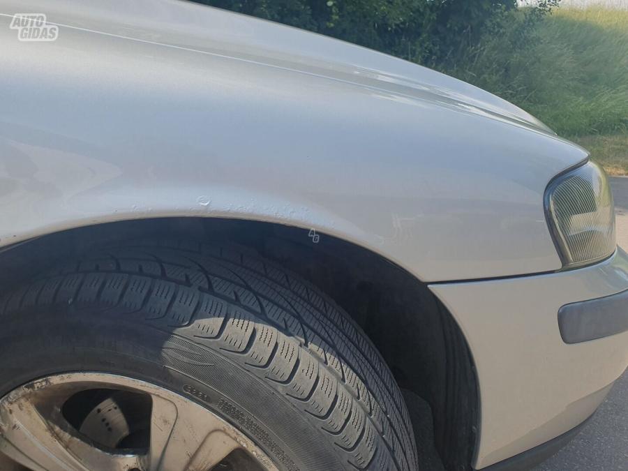 Pelēks Volvo S60 2001 Viļņa, ar dzinēja tilpumu 2.40 L un nobraukumu 392 tūkst. km par 1200 €, foto 18 vietnē AUTOMOTO.COM.LV