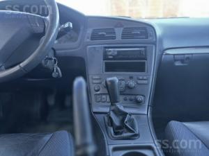 Серый Вольво С60 2001 в Даугавпилс, объемом двигателя 2.40 л и пробегом 0 тыс. км за 1700 €, фото 7 на AUTOMOTO.COM.LV