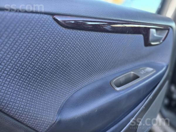 Grey Volvo S60 2001 in Daugavpils, with an engine capacity of 2.40 L and mileage of 0 thousand km for 1700 €, photo 9 on AUTOMOTO.COM.LV