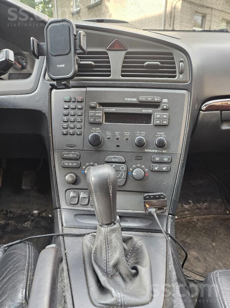 Pelēks Volvo S60 2001 Rīga, ar dzinēja tilpumu 2.40 L un nobraukumu 411 tūkst. km par 550 €, foto 3 vietnē AUTOMOTO.COM.LV