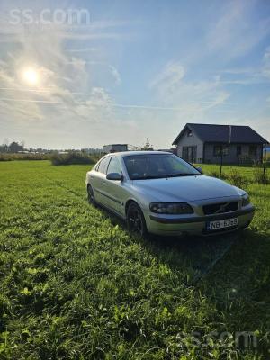 Pelēks Volvo S60 2001 Rīga, ar dzinēja tilpumu 2.40 L un nobraukumu 411 tūkst. km par 550 €, foto 5 vietnē AUTOMOTO.COM.LV
