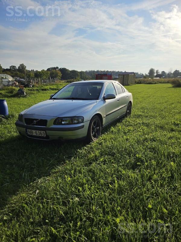 Pelēks Volvo S60 2001 Rīga, ar dzinēja tilpumu 2.40 L un nobraukumu 411 tūkst. km par 550 €, foto 8 vietnē AUTOMOTO.COM.LV
