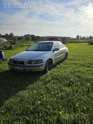Pelēks Volvo S60 2001 Rīga, ar dzinēja tilpumu 2.40 L un nobraukumu 411 tūkst. km par 550 €, foto 9 vietnē AUTOMOTO.COM.LV