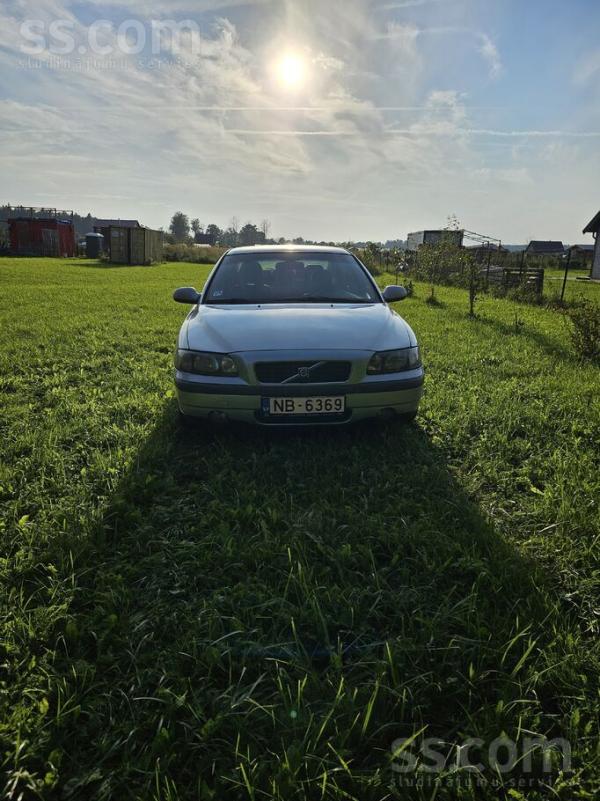 Pelēks Volvo S60 2001 Rīga, ar dzinēja tilpumu 2.40 L un nobraukumu 411 tūkst. km par 550 €, foto 9 vietnē AUTOMOTO.COM.LV