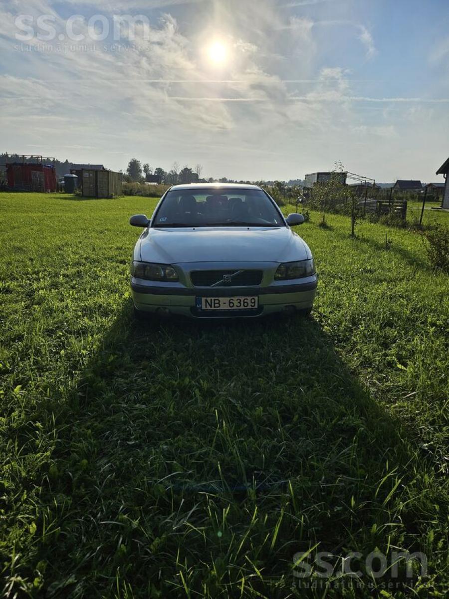 Pelēks Volvo S60 2001 Rīga, ar dzinēja tilpumu 2.40 L un nobraukumu 411 tūkst. km par 550 €, foto 10 vietnē AUTOMOTO.COM.LV