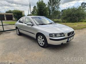 Grey Volvo S60 2001 in Riga, with an engine capacity of 2.40 L and mileage of 285 thousand km for 998 €, photo 4 on AUTOMOTO.COM.LV