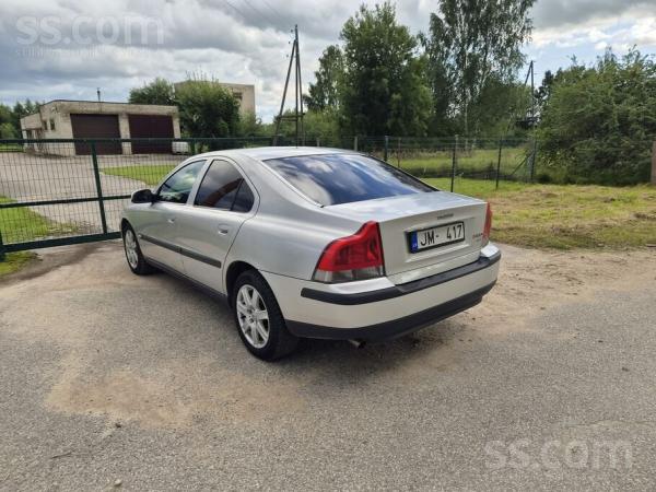 Pelēks Volvo S60 2001 Rīga, ar dzinēja tilpumu 2.40 L un nobraukumu 285 tūkst. km par 998 €, foto 5 vietnē AUTOMOTO.COM.LV
