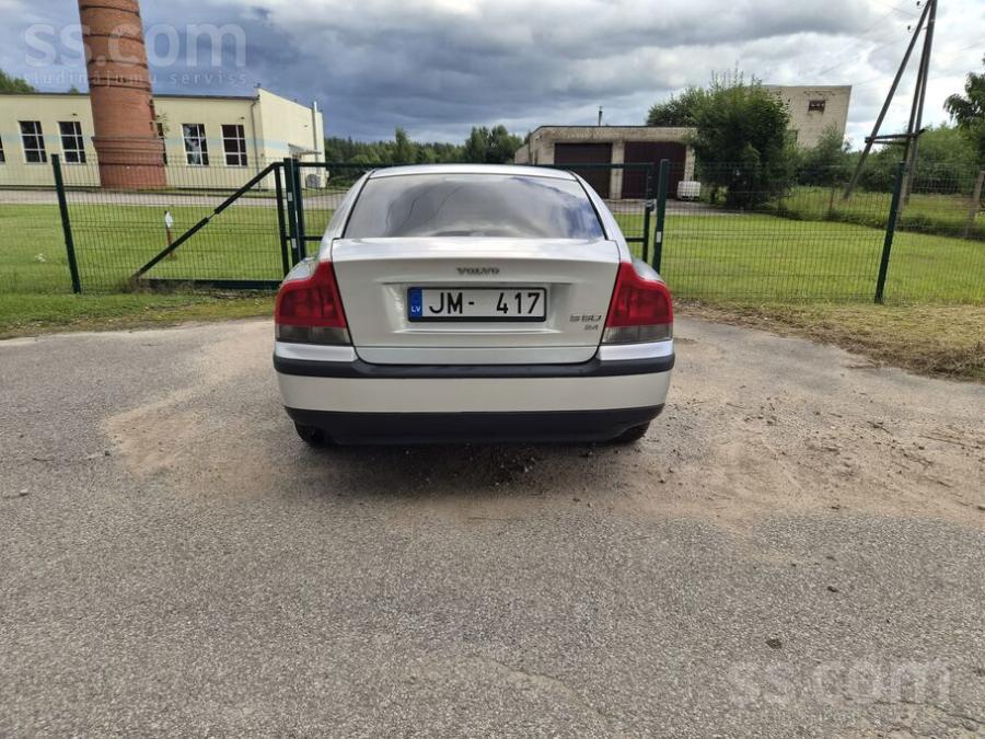 Grey Volvo S60 2001 in Riga, with an engine capacity of 2.40 L and mileage of 285 thousand km for 998 €, photo 7 on AUTOMOTO.COM.LV