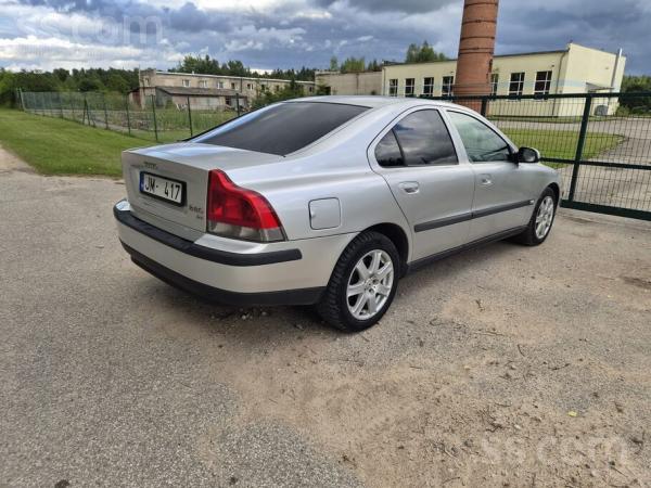 Pelēks Volvo S60 2001 Rīga, ar dzinēja tilpumu 2.40 L un nobraukumu 285 tūkst. km par 998 €, foto 7 vietnē AUTOMOTO.COM.LV