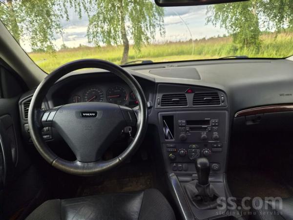 Pelēks Volvo S60 2001 Rīga, ar dzinēja tilpumu 2.40 L un nobraukumu 285 tūkst. km par 998 €, foto 10 vietnē AUTOMOTO.COM.LV