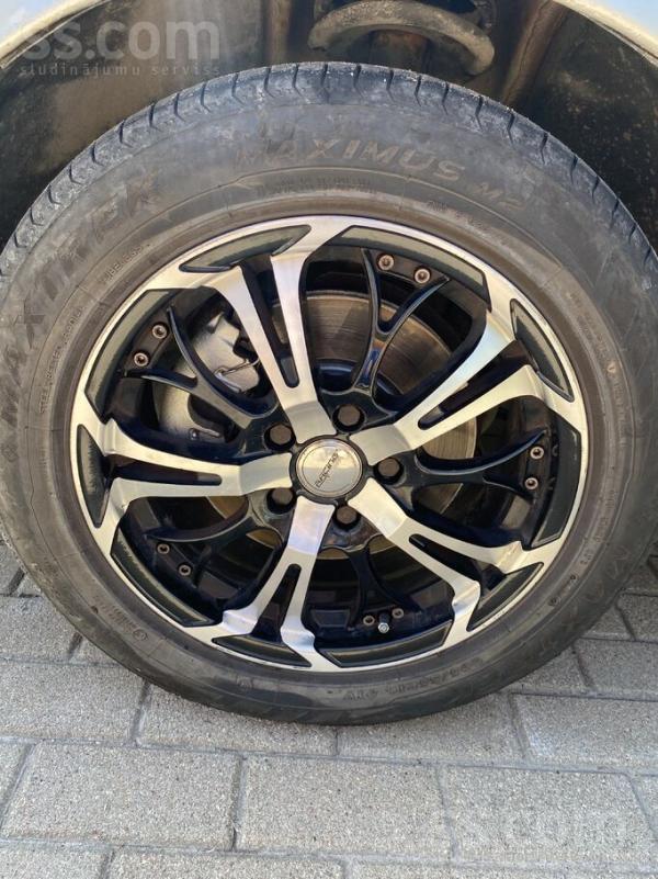 Grey Volvo S60 2001 in Riga, with an engine capacity of 2.40 L and mileage of 416 thousand km for 1750 €, photo 7 on AUTOMOTO.COM.LV