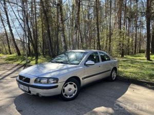 Grey Volvo S60 2001 in Riga, with an engine capacity of 2.40 L and mileage of 311 thousand km for 1600 €, photo  on AUTOMOTO.COM.LV