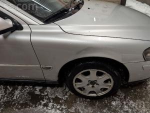 Grey Volvo S60 2001 in Riga, with an engine capacity of 2.40 L and mileage of 310 thousand km for 1000 €, photo 5 on AUTOMOTO.COM.LV