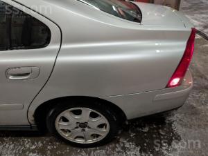 Grey Volvo S60 2001 in Riga, with an engine capacity of 2.40 L and mileage of 310 thousand km for 1000 €, photo 7 on AUTOMOTO.COM.LV