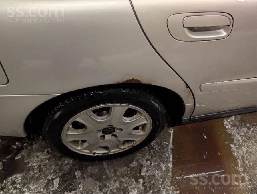 Grey Volvo S60 2001 in Riga, with an engine capacity of 2.40 L and mileage of 310 thousand km for 1000 €, photo 8 on AUTOMOTO.COM.LV