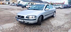 Pelēks Volvo S60 2001 Rēzekne, ar dzinēja tilpumu 2.40 L un nobraukumu 250 tūkst. km par 1600 €, foto  vietnē AUTOMOTO.COM.LV