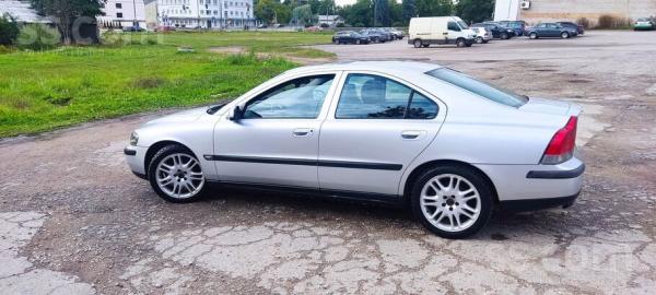 Pelēks Volvo S60 2001 Rēzekne, ar dzinēja tilpumu 2.40 L un nobraukumu 250 tūkst. km par 1600 €, foto 9 vietnē AUTOMOTO.COM.LV