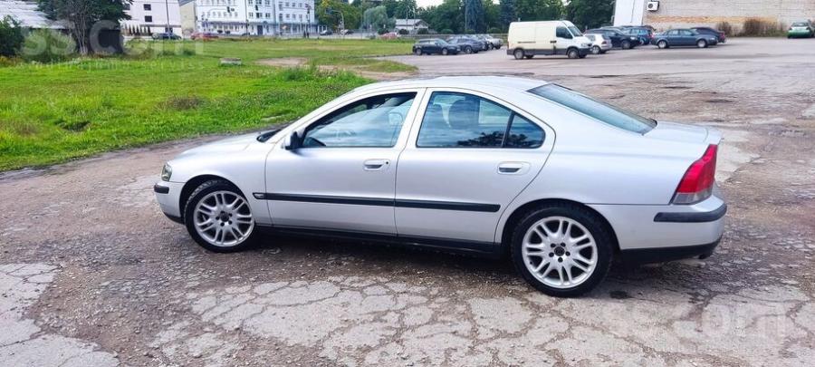 Pelēks Volvo S60 2001 Rēzekne, ar dzinēja tilpumu 2.40 L un nobraukumu 250 tūkst. km par 1600 €, foto 10 vietnē AUTOMOTO.COM.LV