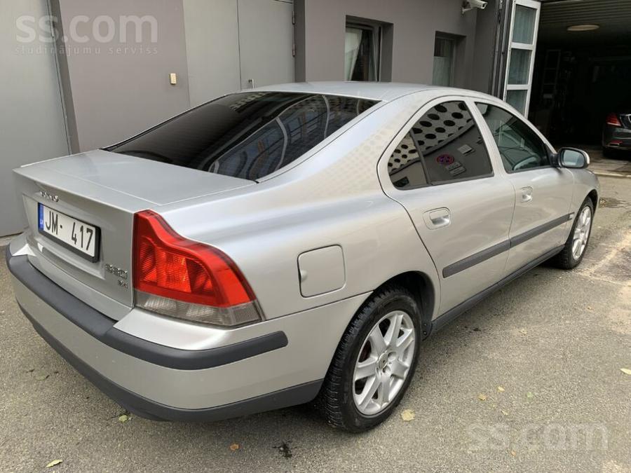 Pelēks Volvo S60 2001 Rīga, ar dzinēja tilpumu 2.40 L un nobraukumu 290 tūkst. km par 1800 €, foto 3 vietnē AUTOMOTO.COM.LV