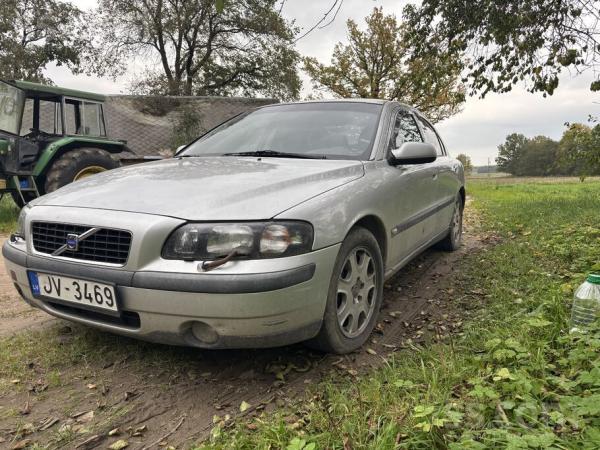 Grey Volvo S60 2001 in Ogre, with an engine capacity of 2.40 L and mileage of 405 thousand km for 1350 €, photo 4 on AUTOMOTO.COM.LV
