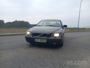 Pelēks Volvo S60 2001 Rīga, ar dzinēja tilpumu 2.40 L un nobraukumu 287 tūkst. km par 1290 €, foto  vietnē AUTOMOTO.COM.LV